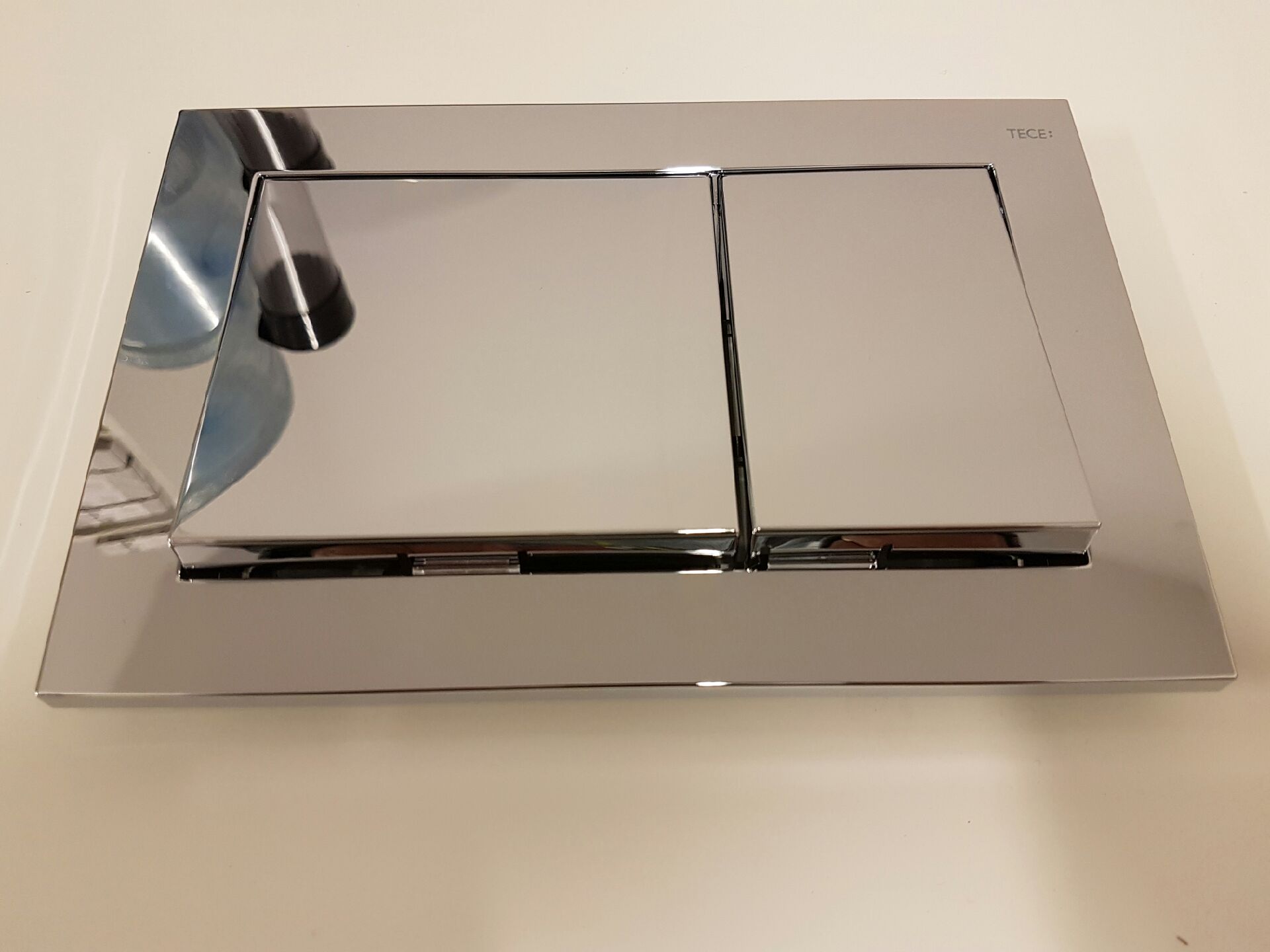 Przycisk spłukujący do WC Tece Base srebrny • Cena, Opinie 6156663100 • Allegro