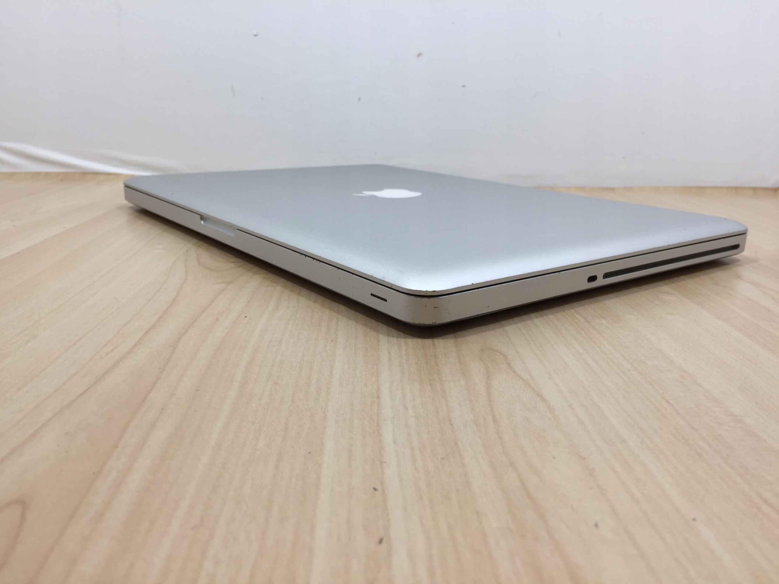 MACBOOK PRO 8.2 i7 4x2GHz 8GB 15' 500GB OB6 - 7715705808 - oficjalne ...