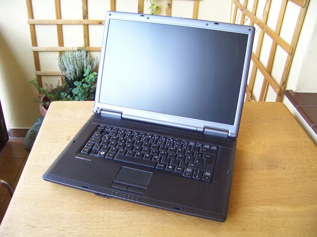 Fujitsu-Siemens Esprimo V5535 2GB RAM / 2x 2GHz - 7570215193 ...