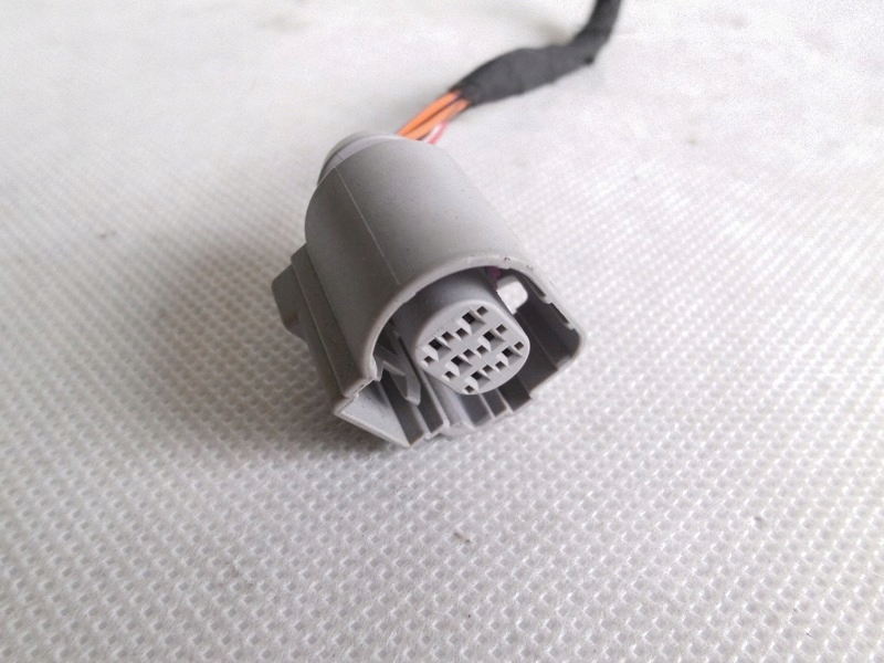 KOSTKA ELEKTRYCZNA WTYCZKA VW AUDI 4H0973713B - 7683846137 - oficjalne ...