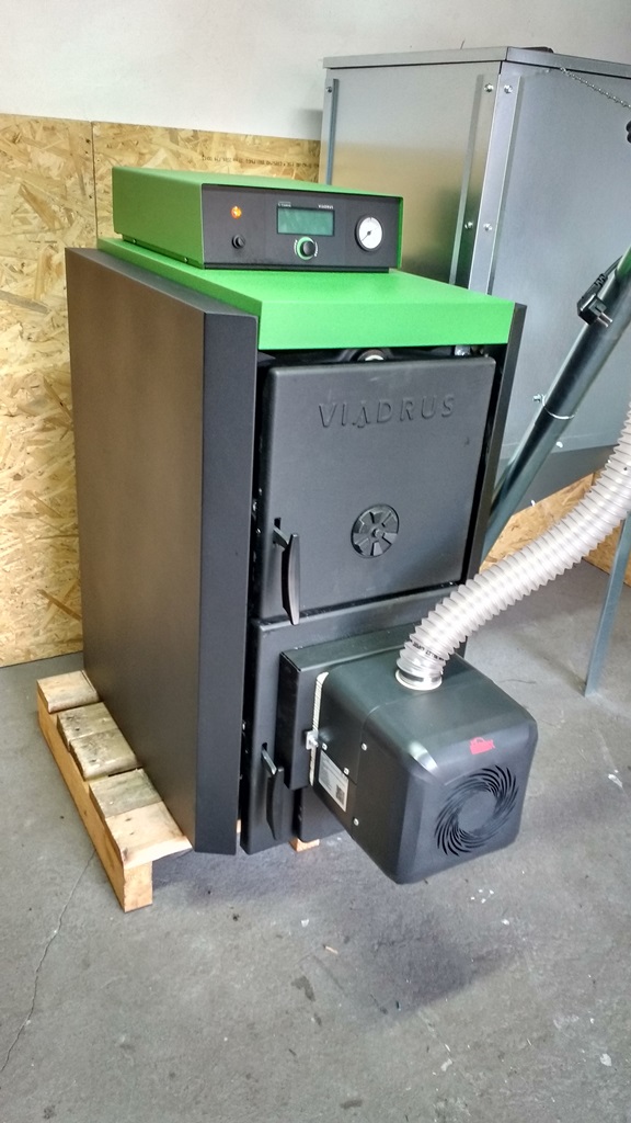 ŻELIWNY PIEC VIADRUS A0C 5 25 kW na PELET PELLET - 7161800496 ...