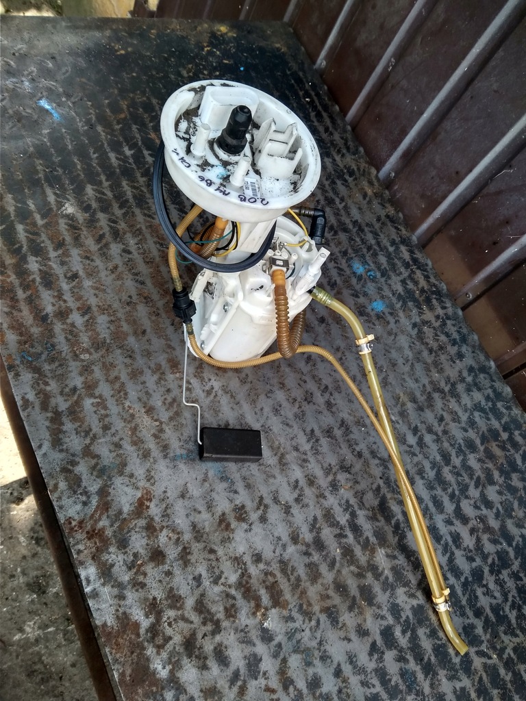 Pompa Paliwa Audi A4 B6 B7 VW 8E0919051CJ - 7493303999 - oficjalne ...