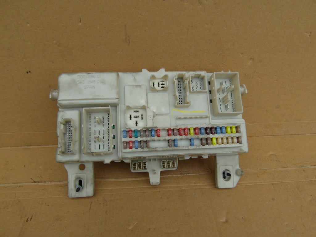 VOLVO S40 V50 2.0D SKRZYNKA BEZPIECZNIKÓW 31254903 - 7192782510 ...