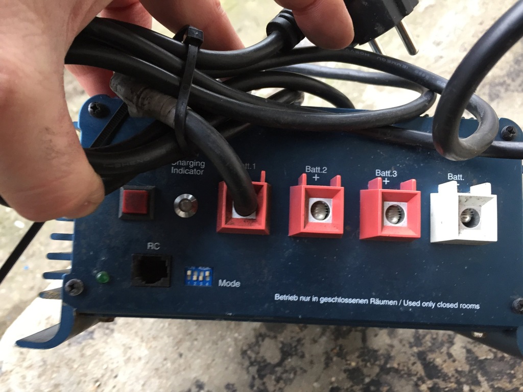 AUTOMATYCZNA ŁADOWARKA WAECO PERFECTCHARGE IU2524 - 6658137471 ...