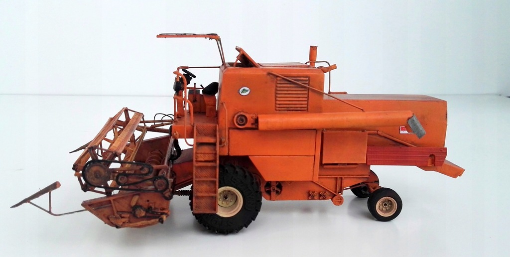 Bizon Z056 kombajn zbożowy 1/43 - 7510394785 - oficjalne archiwum Allegro
