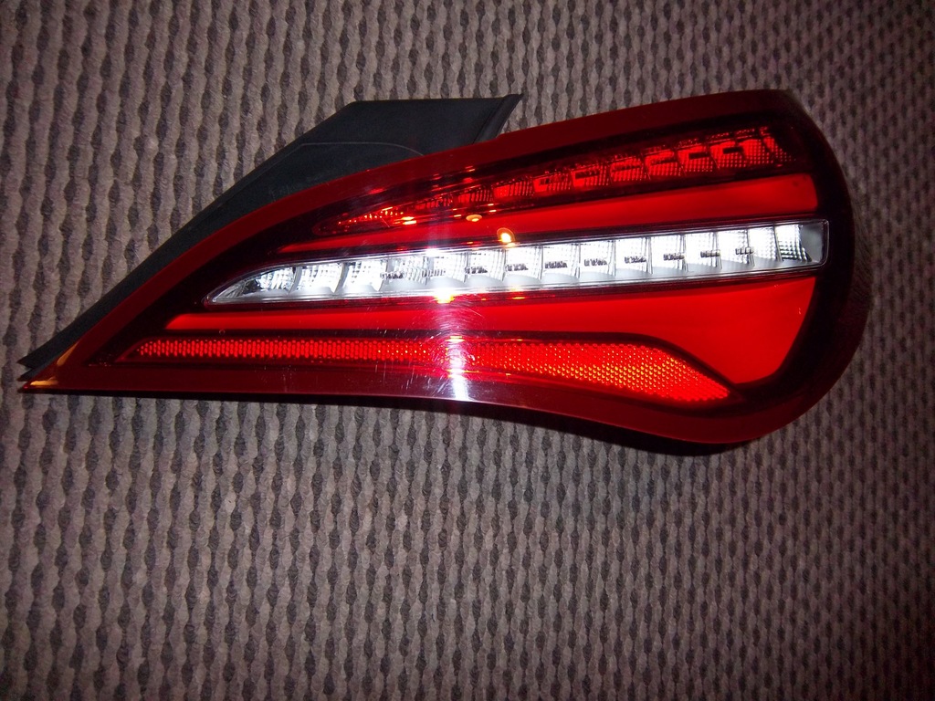 LAMPA TYŁ MERCEDES CLA A117 PRAWA A1179063800 LIFT - 7275389028 ...