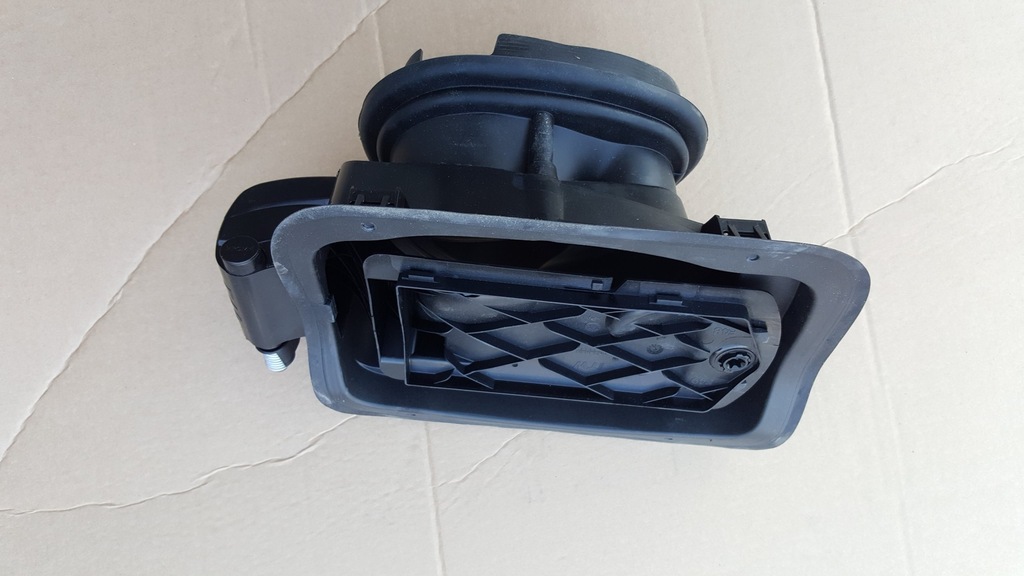 BMW X1 F48 OSŁONA WLEWU PALIWA 51177359171 - 7282773391 - oficjalne ...