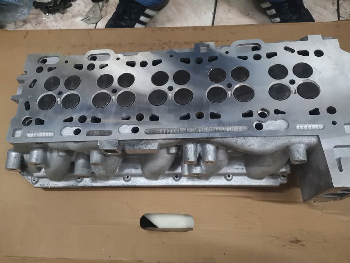 08687846-006 CYLINDER HEAD ENGINE VOLVO XC60 S80 D5244T D5 185KM 2.4
